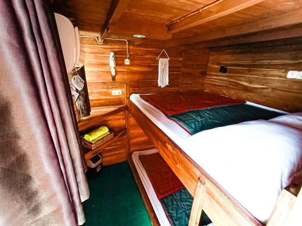 Segara Komodo Boat Charter - Sailing Trip Indonesia