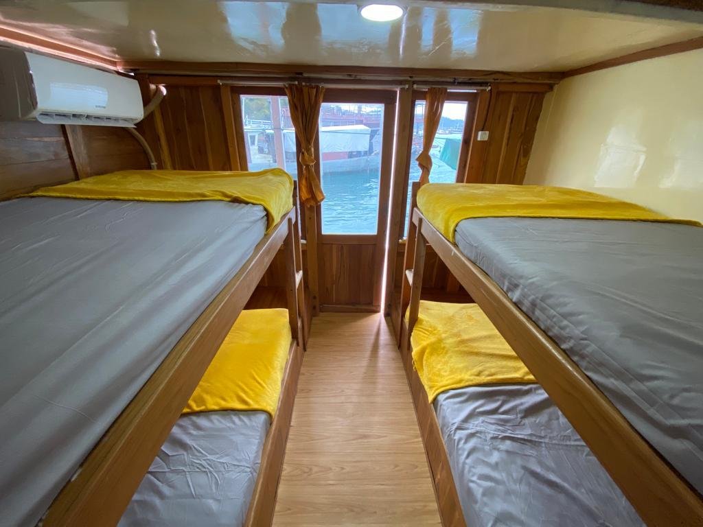 Asterix Komodo Boat Charter - Sailing Trip Indonesia