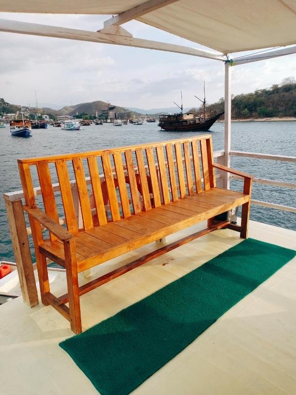 Segara Komodo Boat Charter - Sailing Trip Indonesia